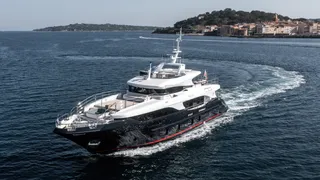 29m Benetti motor yacht Aslan sold